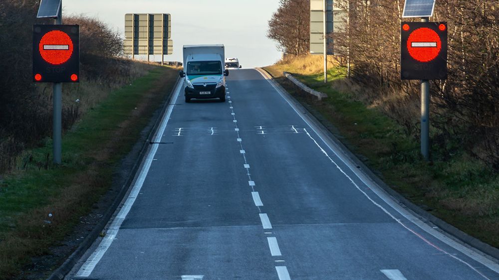 UK’s first wrong-way driving alert system deployed | Traffic Technology ...