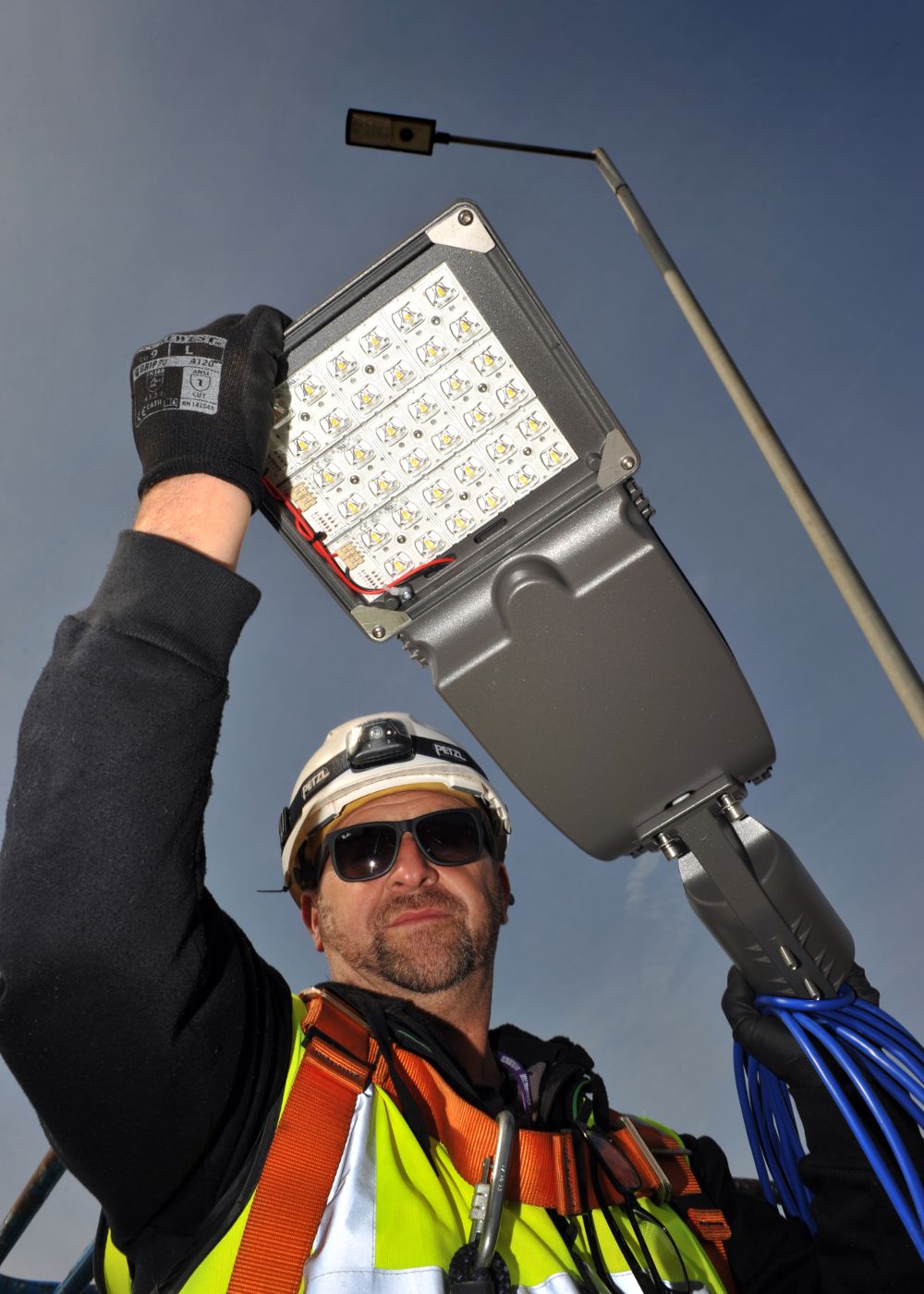 Smart streetlighting expanded to 42,000 units in Wiltshire | Traffic ...