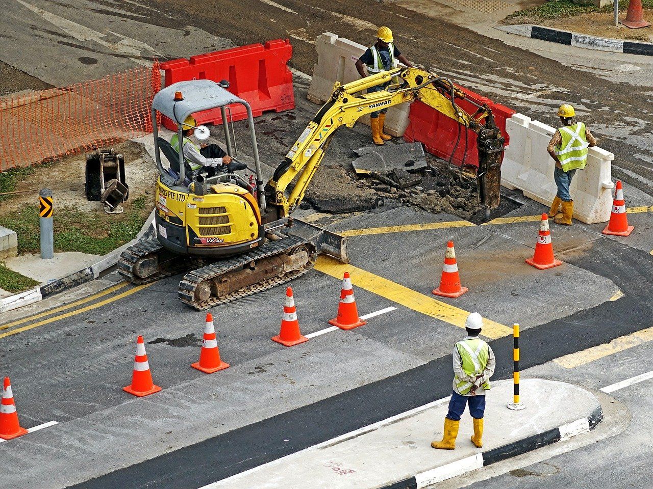 New app allows road workers to report incidents and uses AI to spot ...