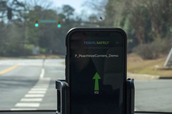 5G-powered connected traffic signals deployed in Georgia | Traffic ...