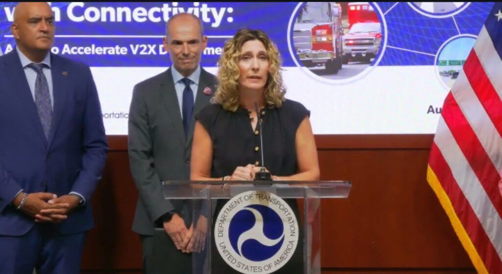 USDOT announces national deployment plan for V2X technologies | Traffic ...